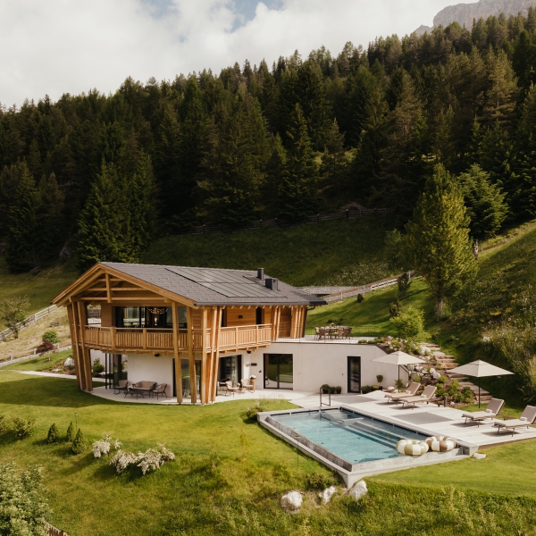 A picture journey through Chalet Lum d'Or